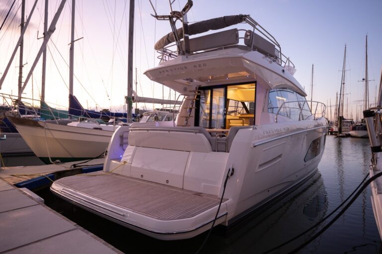 Launches $200k + Archives - New Zealand Boat Sales