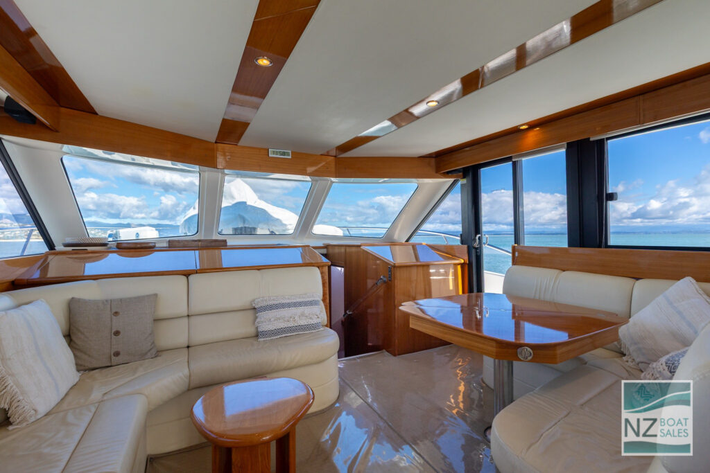BLUE FINN: Maritimo M52 Sky Lounge - NZ Boat Sales