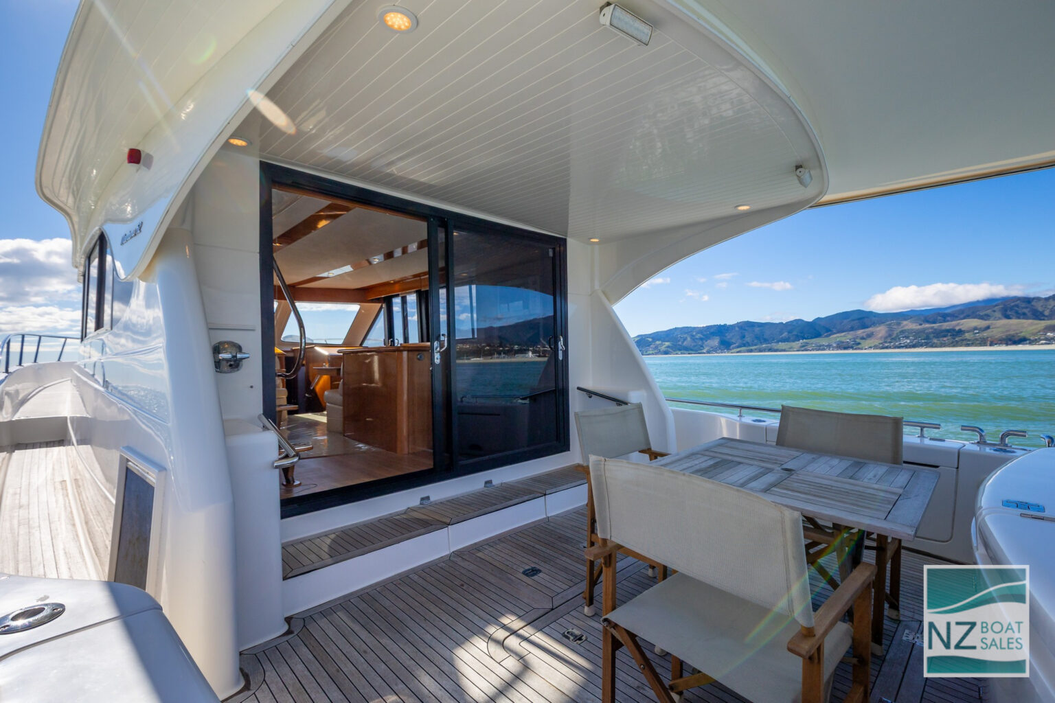 BLUE FINN: Maritimo M52 Sky Lounge - NZ Boat Sales