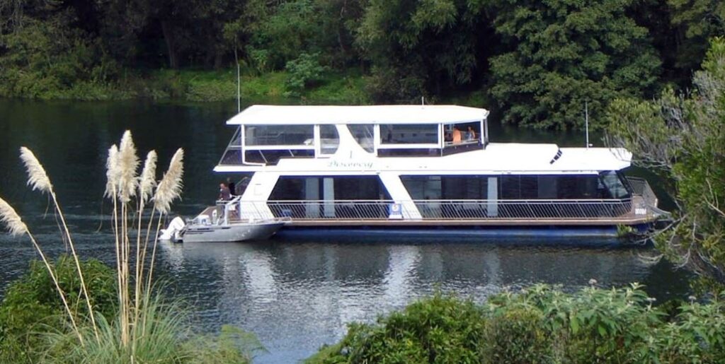 Discovery 1: Luxury 72ft Waikato River Boat in Charter - NZ Boat Sales