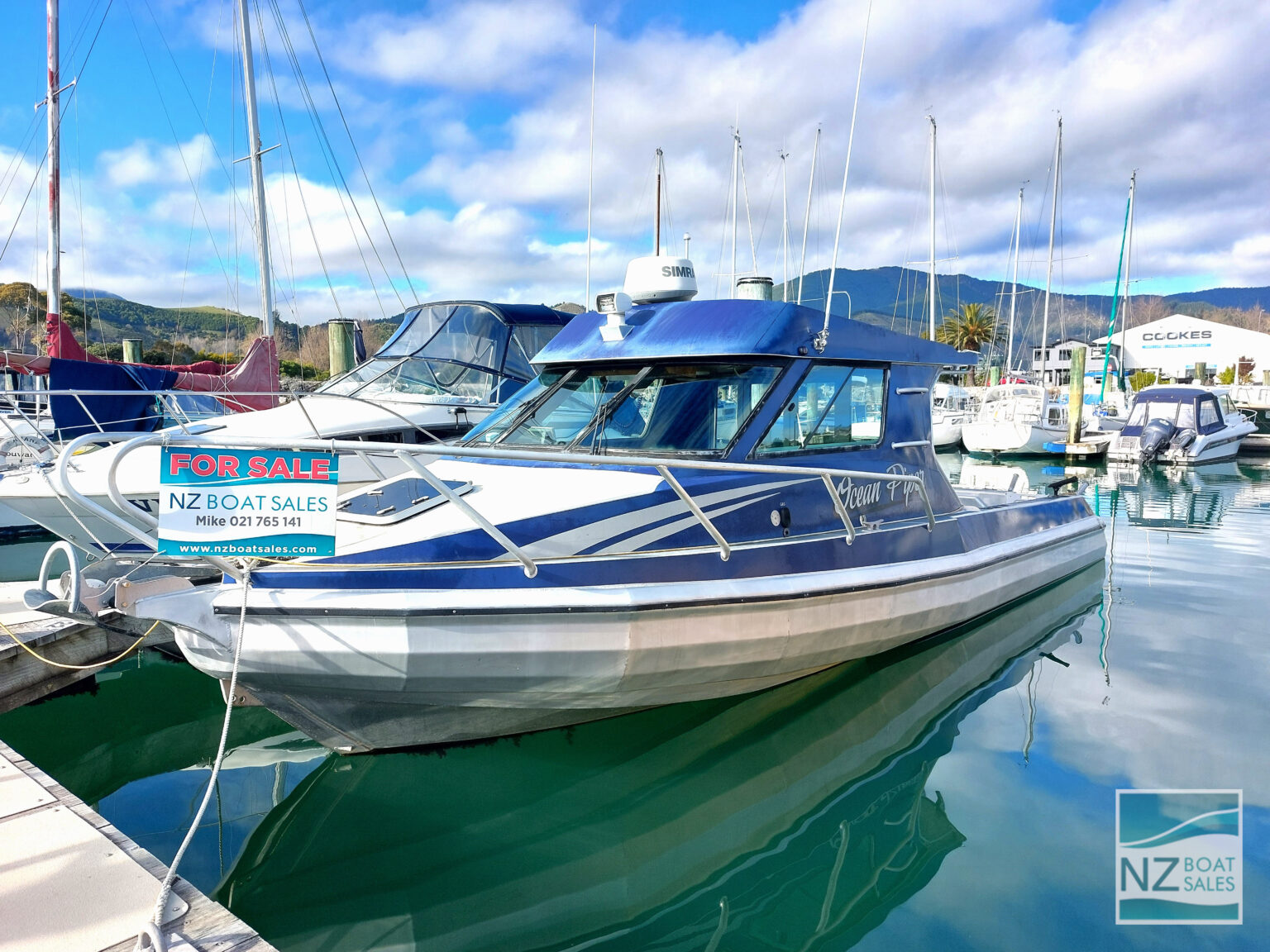 OCEAN PIPER: 2014 8.9m Aqualite Hard Top Launch - NZ Boat Sales